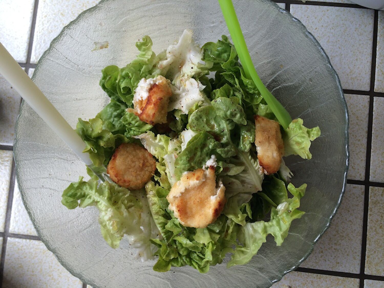 Met dit apparaat heb je in no time kip of patat én lekkere gegrilde ...